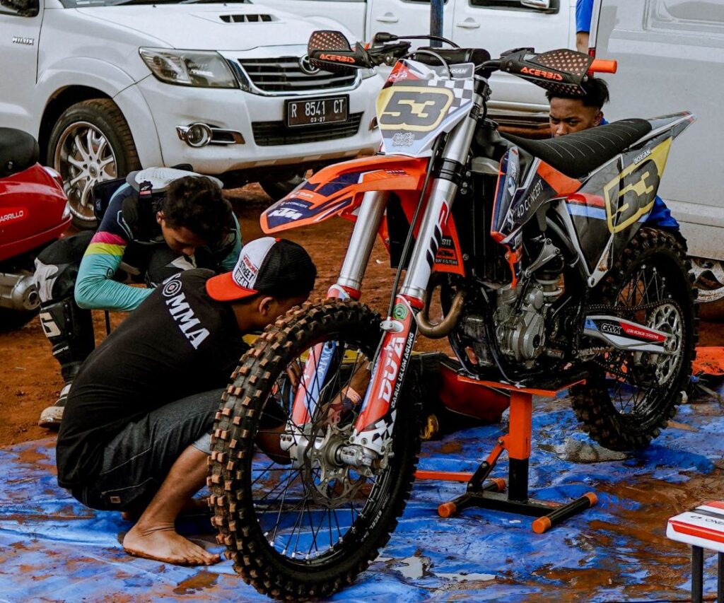 Kaki – Kaki Motor Wajib di Rawat ! Ini Dia Penjelasannya | VMX Indonesia
