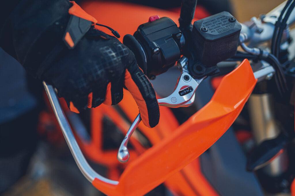 Grafis Baru Berikut Mesin Ikonik Ada Di KTM 690 Enduro R2023 | VMX ...