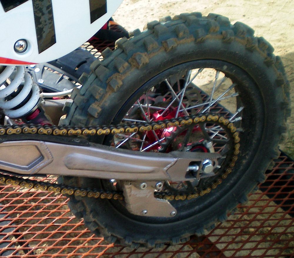 Kenali 6 Cara Mengubah Ban Supermoto Menjadi Ban Motor Trail | VMX ...
