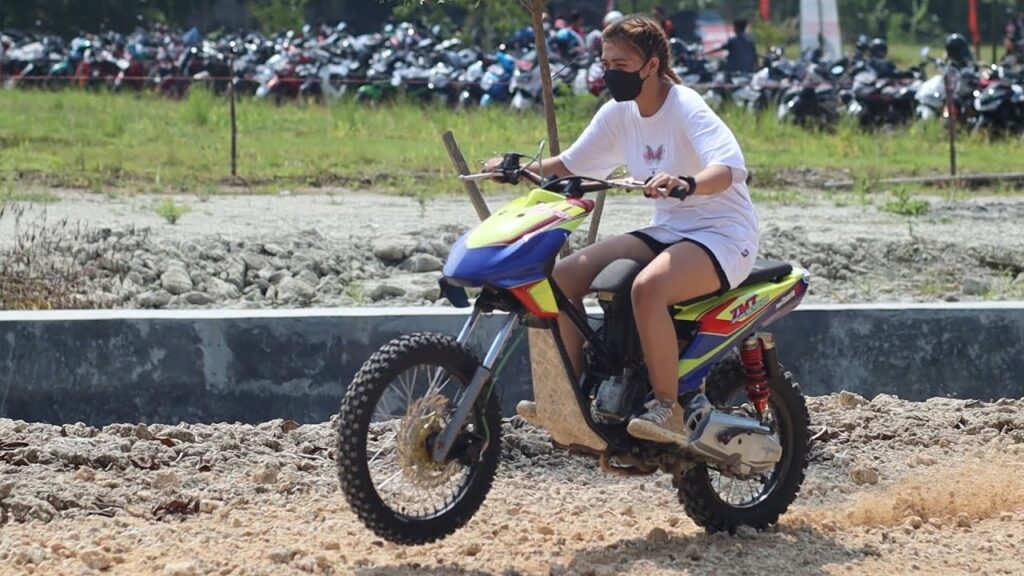 Lakukan 5 Cara Ini untuk Mengubah Motor Matic Menjadi Motor Grasstrack ...