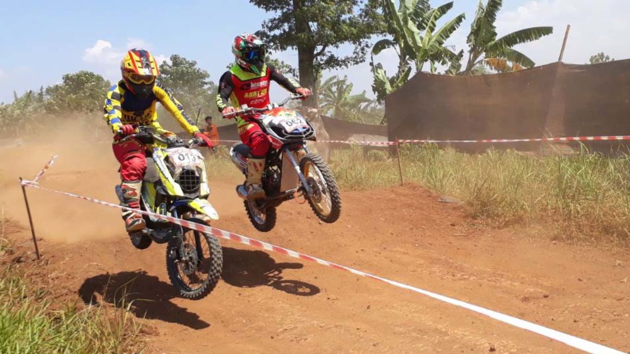 Lakukan 5 Cara Ini untuk Mengubah Motor Matic Menjadi Motor Grasstrack ...