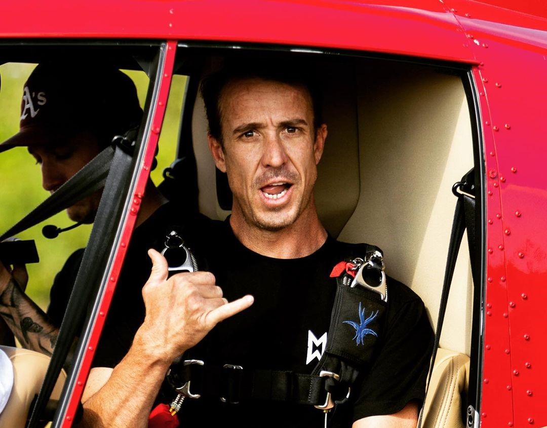 Aksi Keren Ala Robbie Maddison: Taklukkan Ombak Laut dengan Motor Trail ...